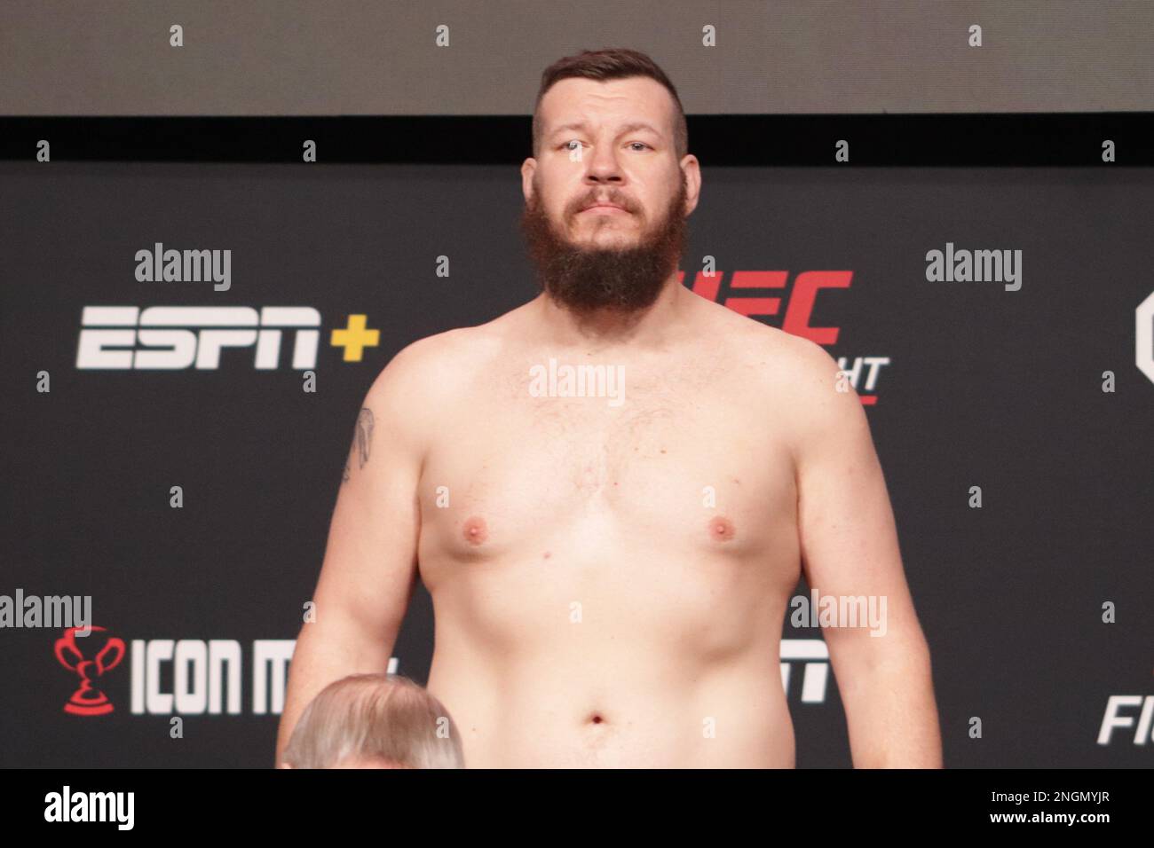 LAS VEGAS, NV - 17. FEBRUAR: UFC-Kämpfer Josh Parisian posiert auf der ...