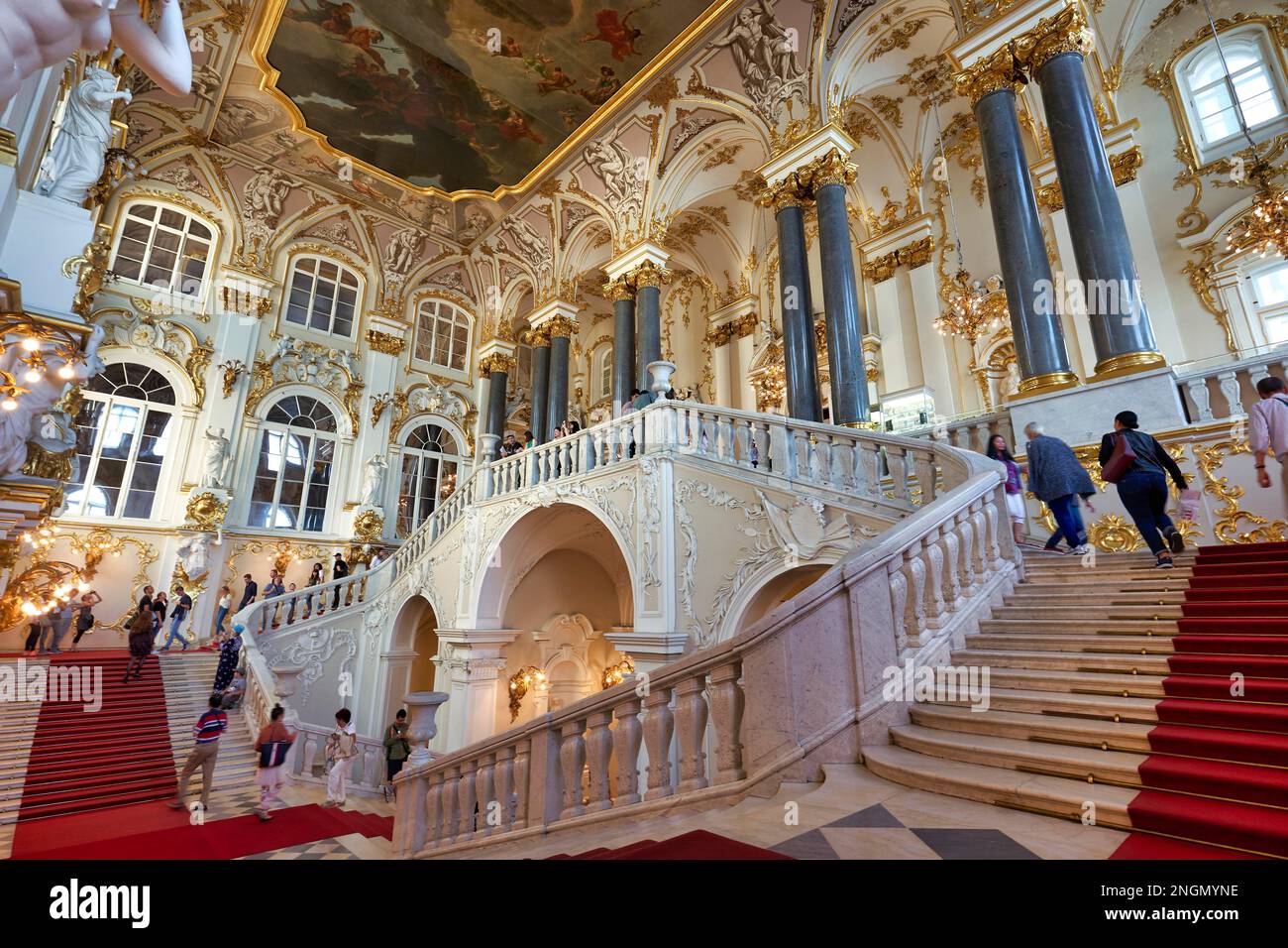 Russia saint petersburg jordan staircase -Fotos und -Bildmaterial in hoher Auflösung – Alamy