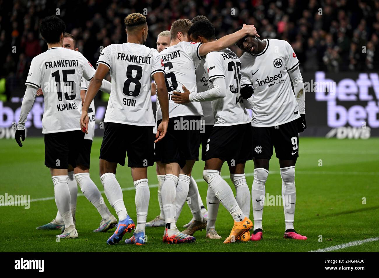 Frankfurt's Randal Kolo Muani, right, celebrates with his teammates ...