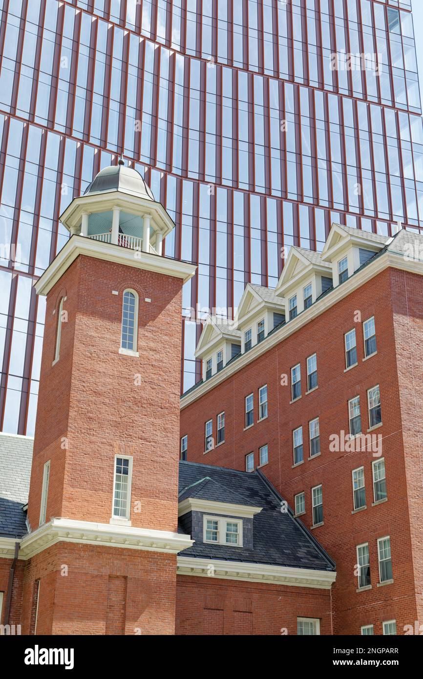 DAS MIT Museum ist die Kulisse für das Kendall Hotel, das um eine ...