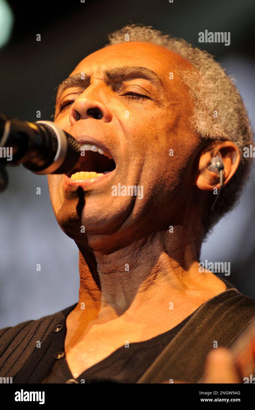 Gilberto Gil en Concert au Jazz Festival de Dinant. Guitariste ...