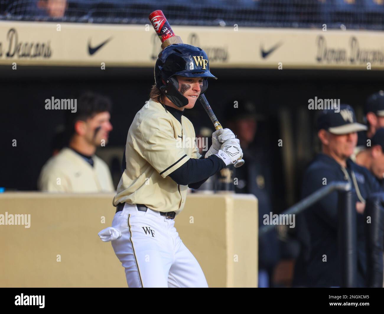 19. Februar 2023: Aufwärmen von Tommy Hawke (24) an der Wake Forest ...