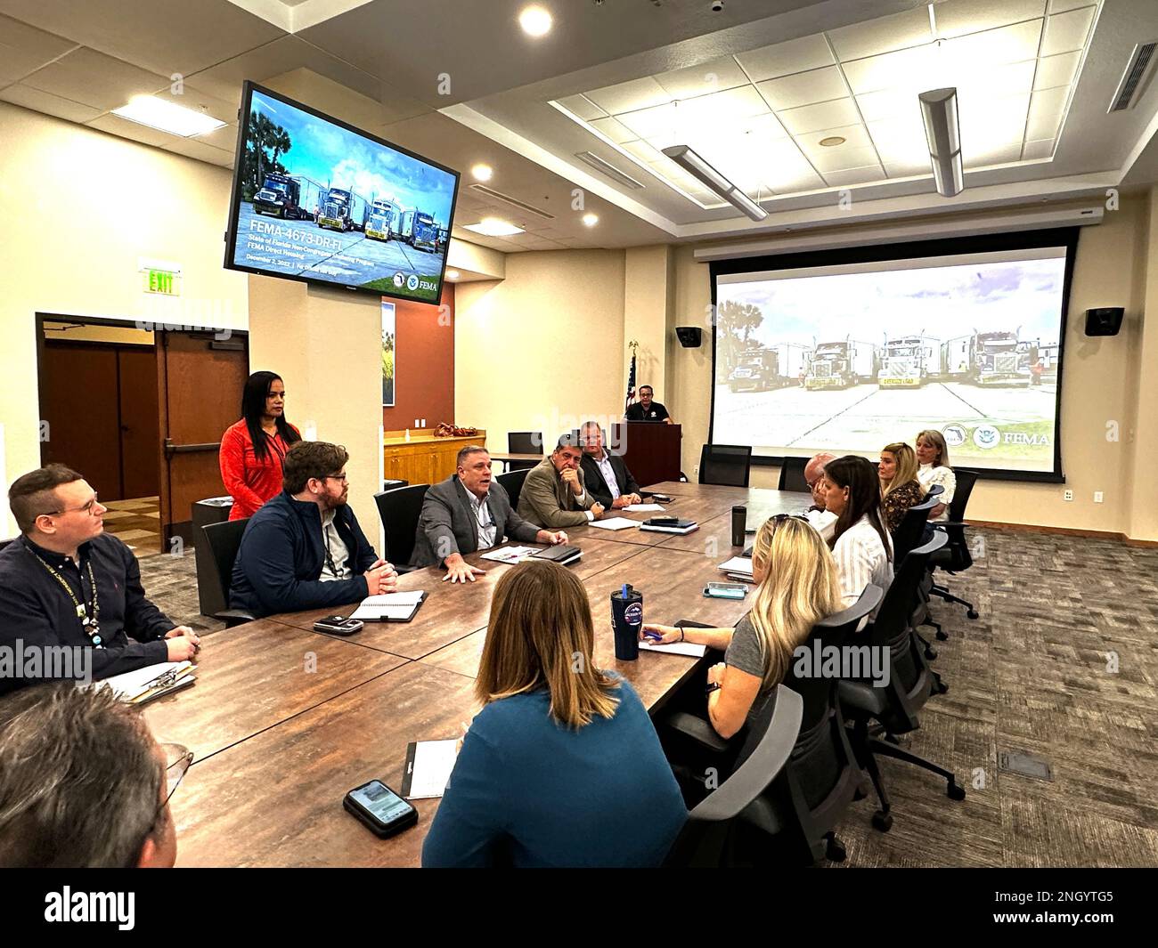 Fort Myers, FL, USA – 2. Dezember 2022 – FEMA Federal Coordinating ...