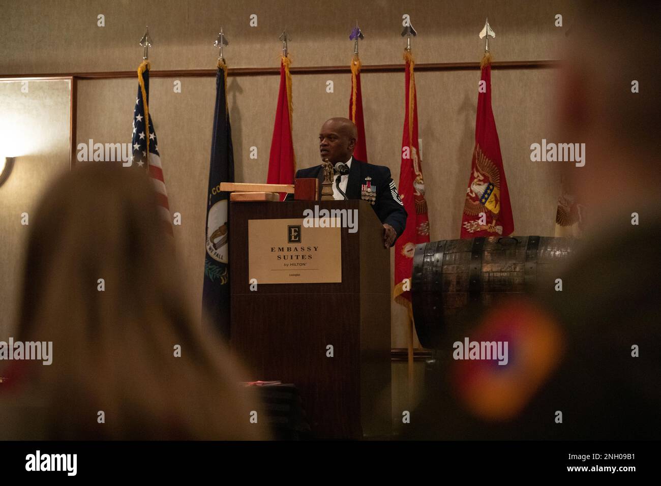 Senior Enlisted Advisor Tony Whitehead spricht mit der Field Artillery ...
