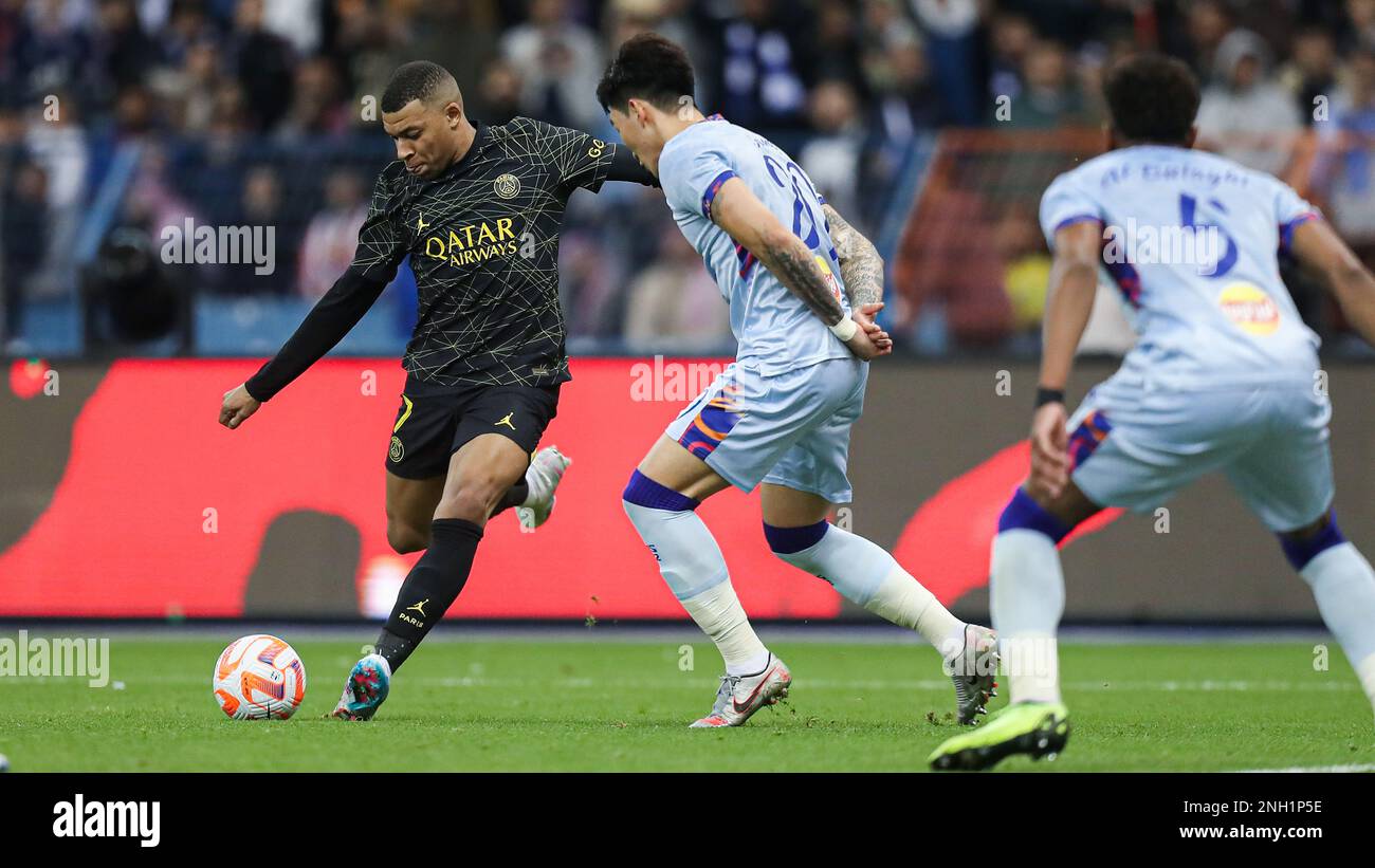 Kylian mbappe lionel messi -Fotos und -Bildmaterial in hoher Auflösung – Alamy