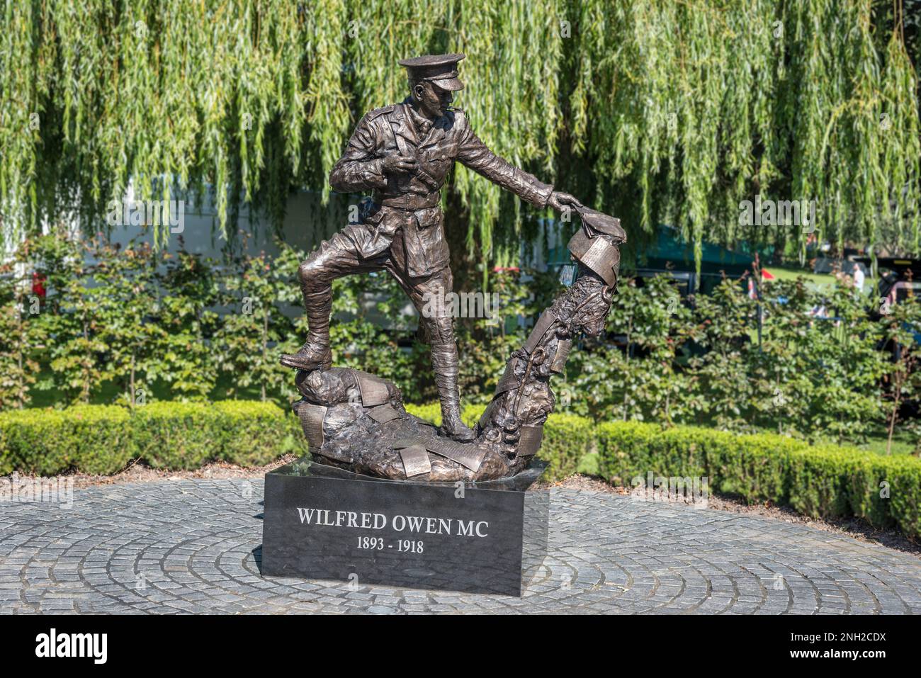 Wilfred owen statue -Fotos und -Bildmaterial in hoher Auflösung – Alamy