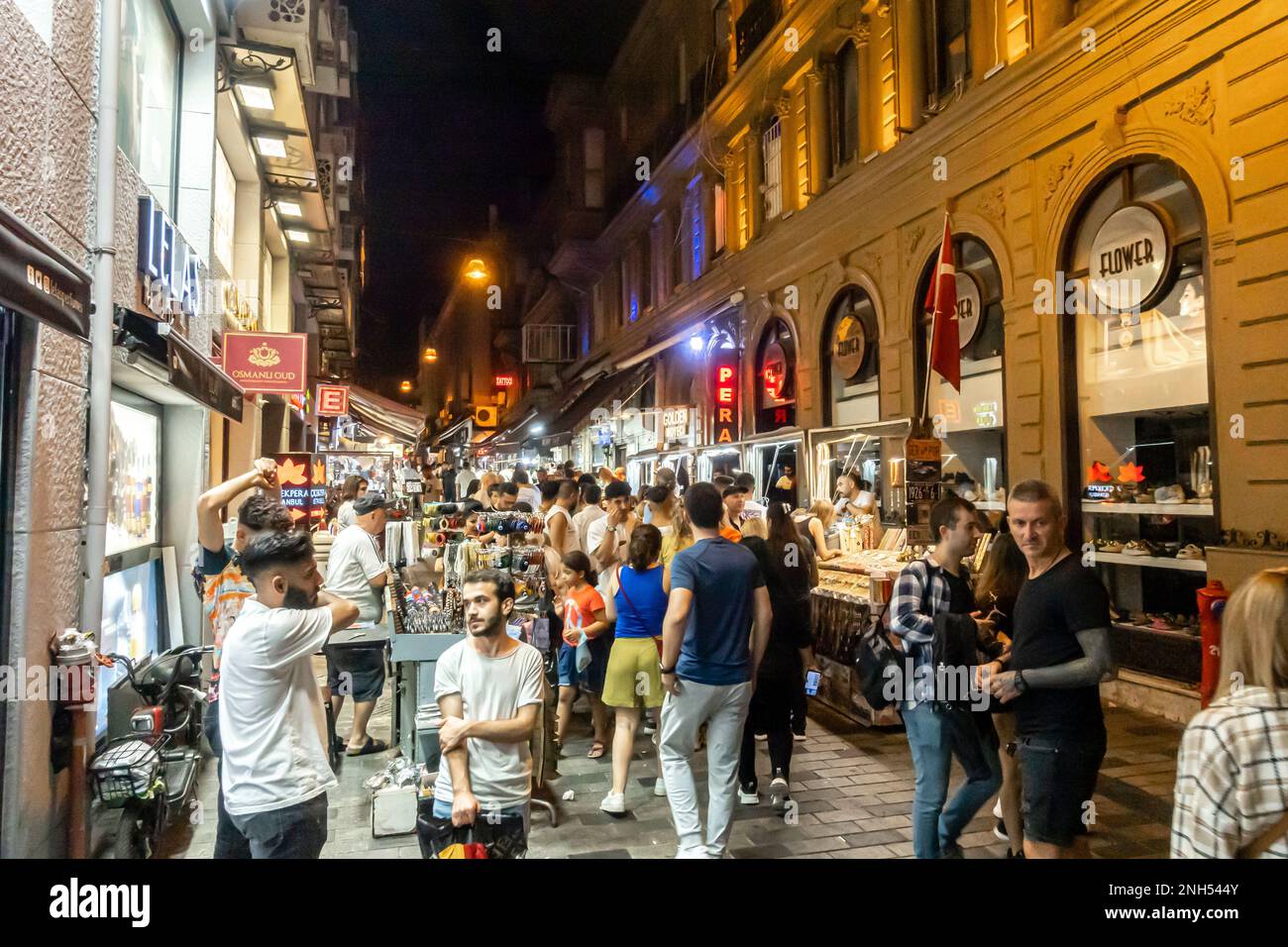 Türkisches nachtleben -Fotos und -Bildmaterial in hoher Auflösung – Alamy
