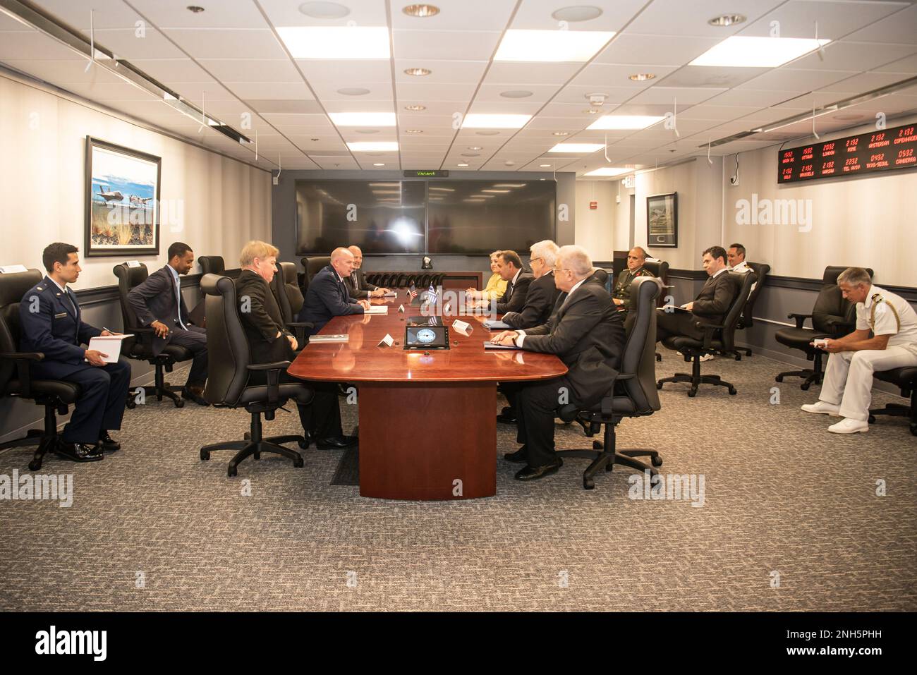 CRYSTAL CITY, VA. (18. Juli 2022) – Generalleutnant Michael Schmidt ...