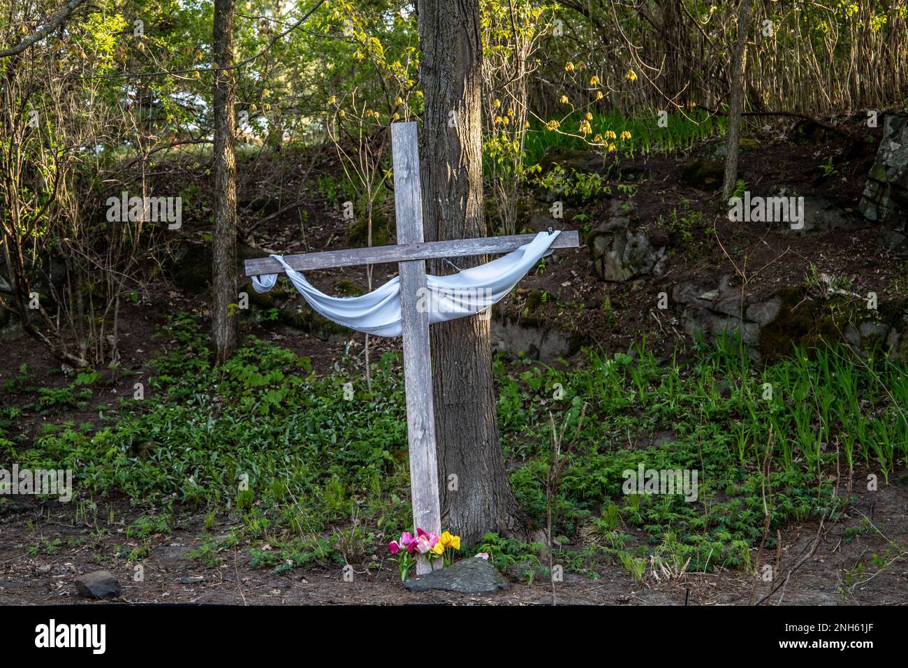 Symbol symbolik holzkreuz -Fotos und -Bildmaterial in hoher Auflösung – Alamy