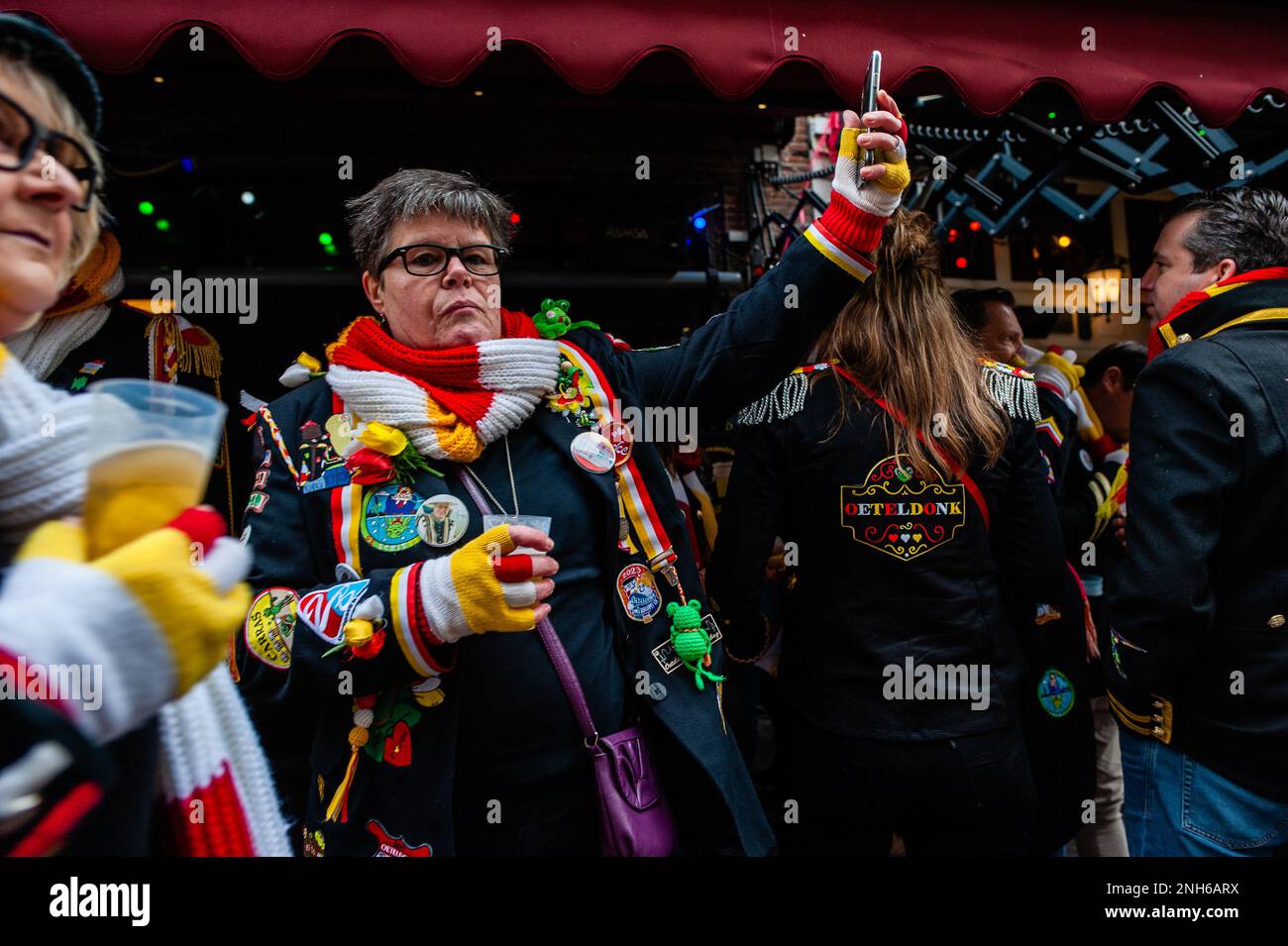 Oeteldonk carnavalsfiguren -Fotos und -Bildmaterial in hoher Auflösung ...