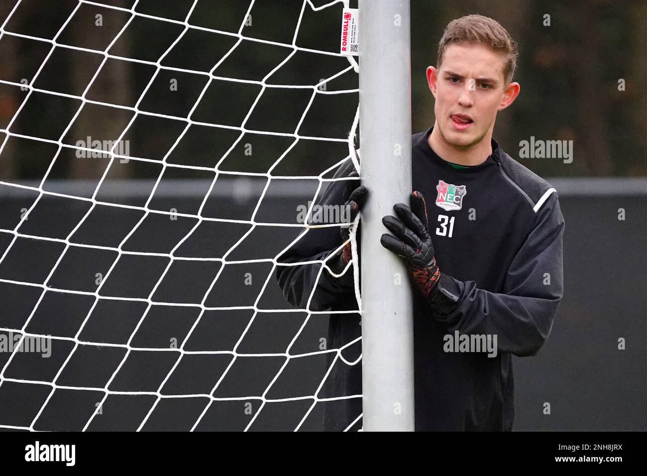 NIJMEGEN, NIEDERLANDE - FEBRUAR 21: Torhüter Rijk Janse von N.E.C ...