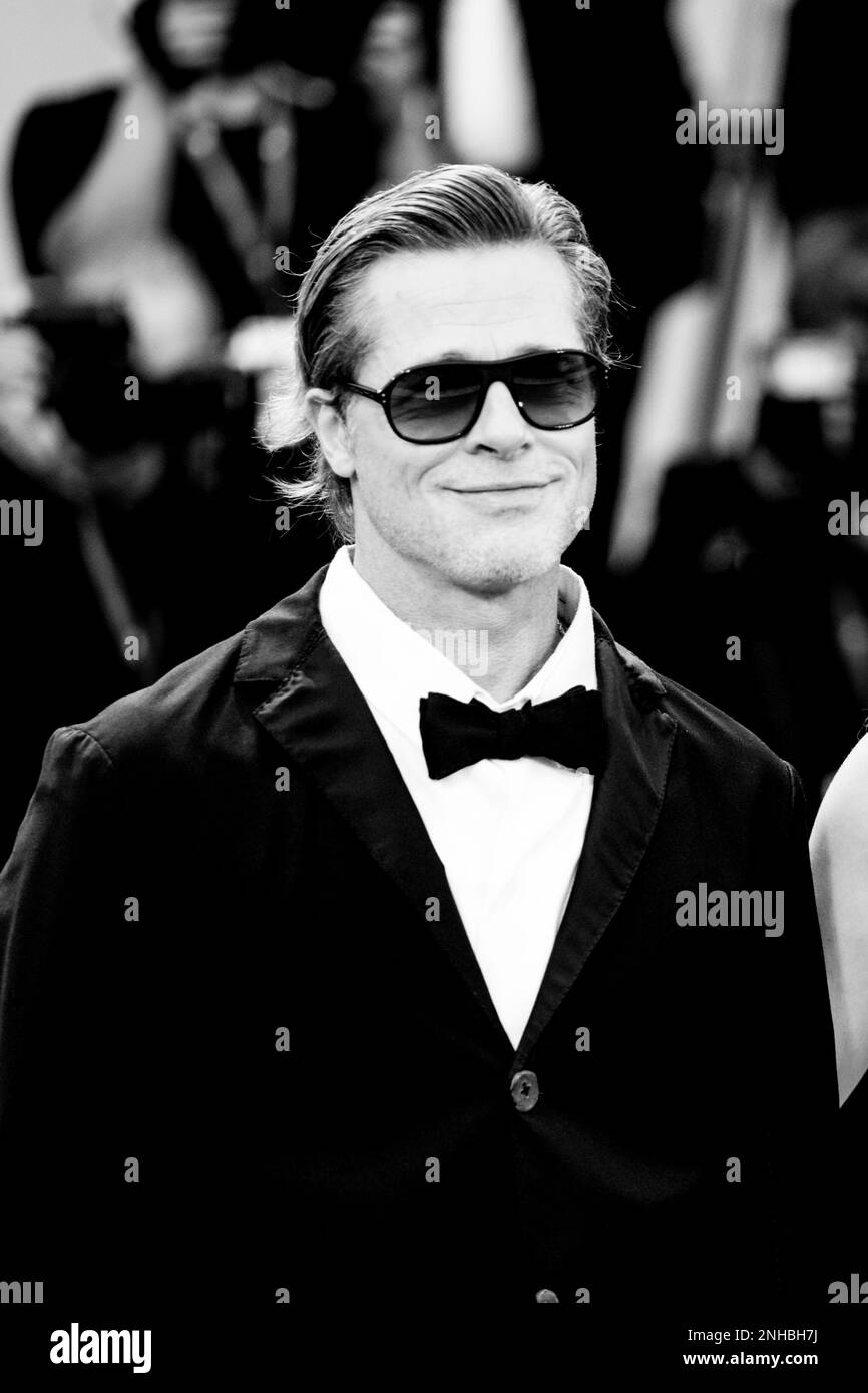 Brad pitt roter teppich Schwarzweiß-Stockfotos und -bilder - Alamy