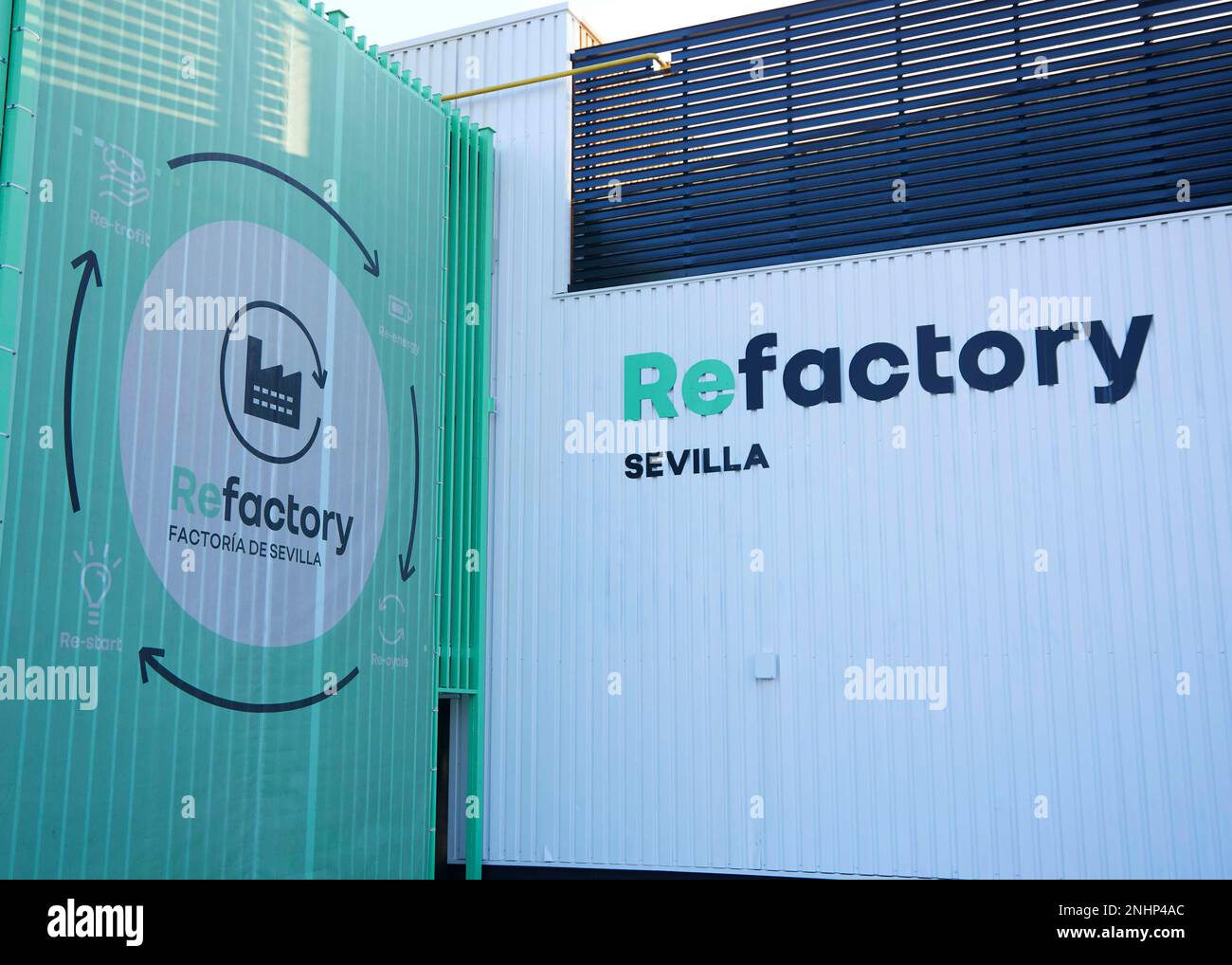 Detail of the factory facade before the visit to the Re-Factory project ...