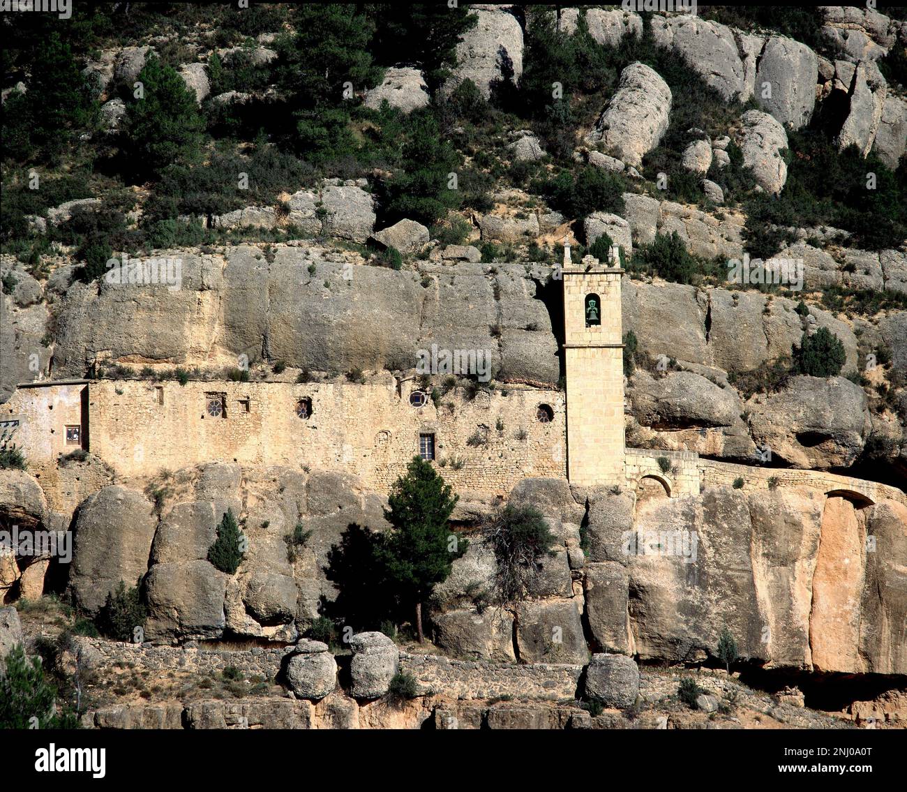 SANTUARIO DE LA VIRGEN DE LA PALMA INCRUSTADO EN LA ROCA. STANDORT ...