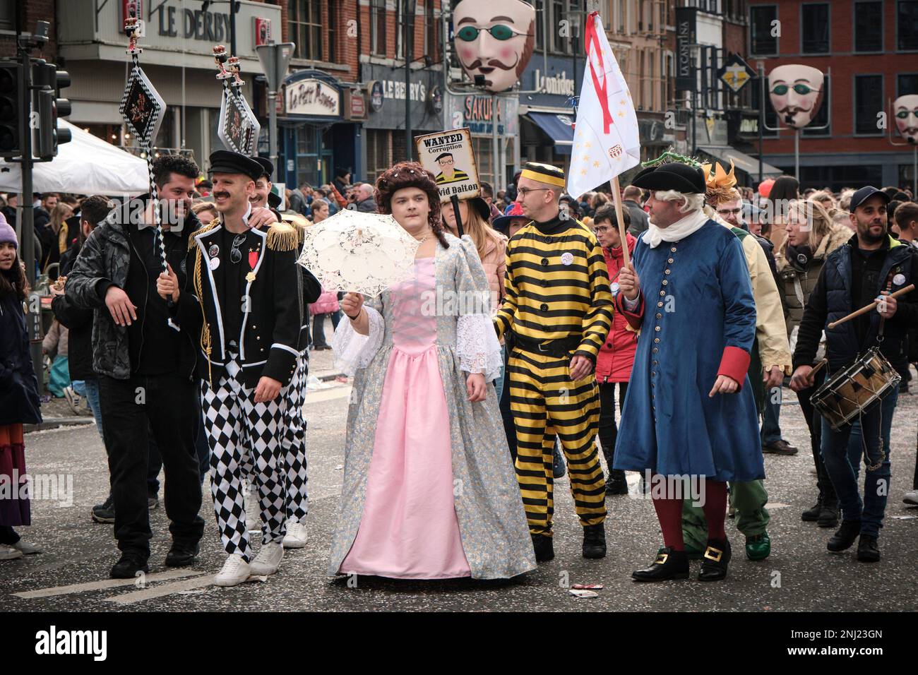 Transvestite costume -Fotos und -Bildmaterial in hoher Auflösung – Alamy