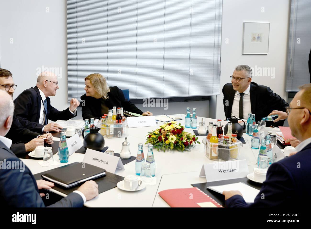 22. Februar 2023, Brandenburg, Potsdam: Nancy Faeser (M, SPD ...