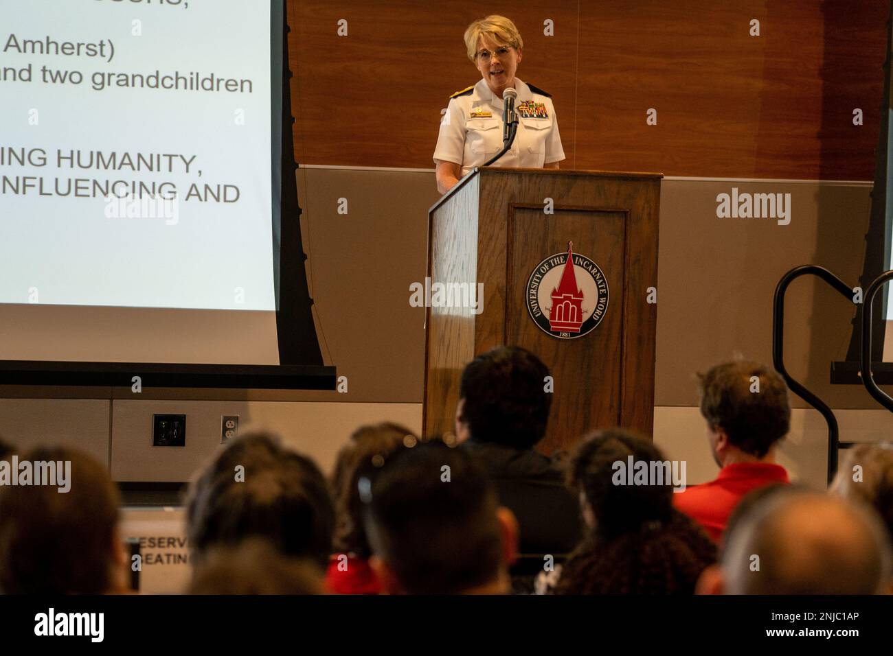 SAN ANTONIO, Texas (6. August 2022), Rear ADM. Cynthia Kuehner ...