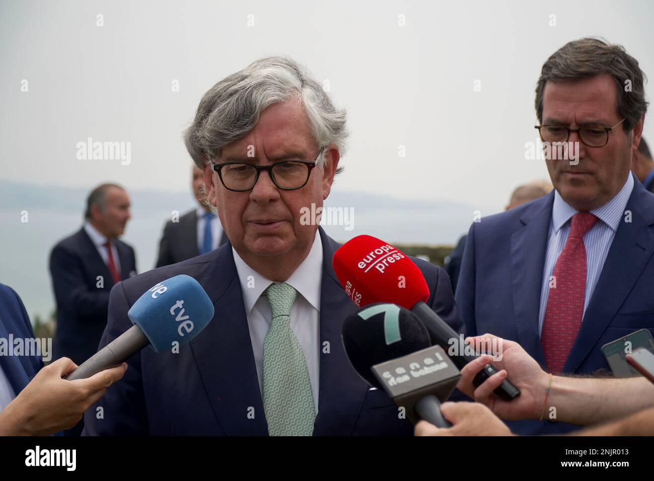 CEG president, Juan Manuel Vieites (l); makes statements to the media ...