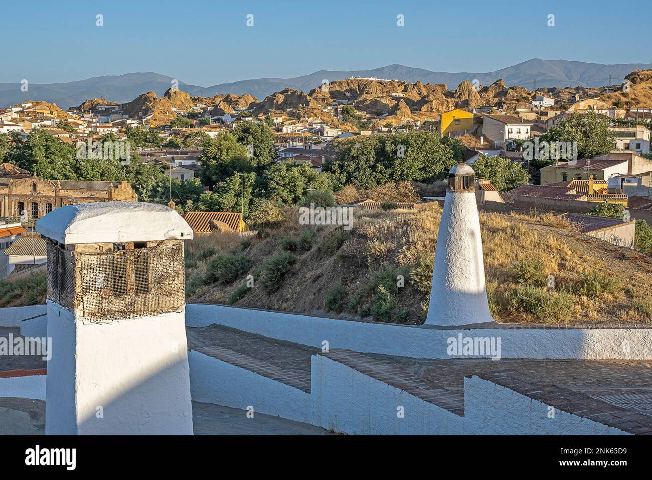 Guadix schornsteine -Fotos und -Bildmaterial in hoher Auflösung – Alamy
