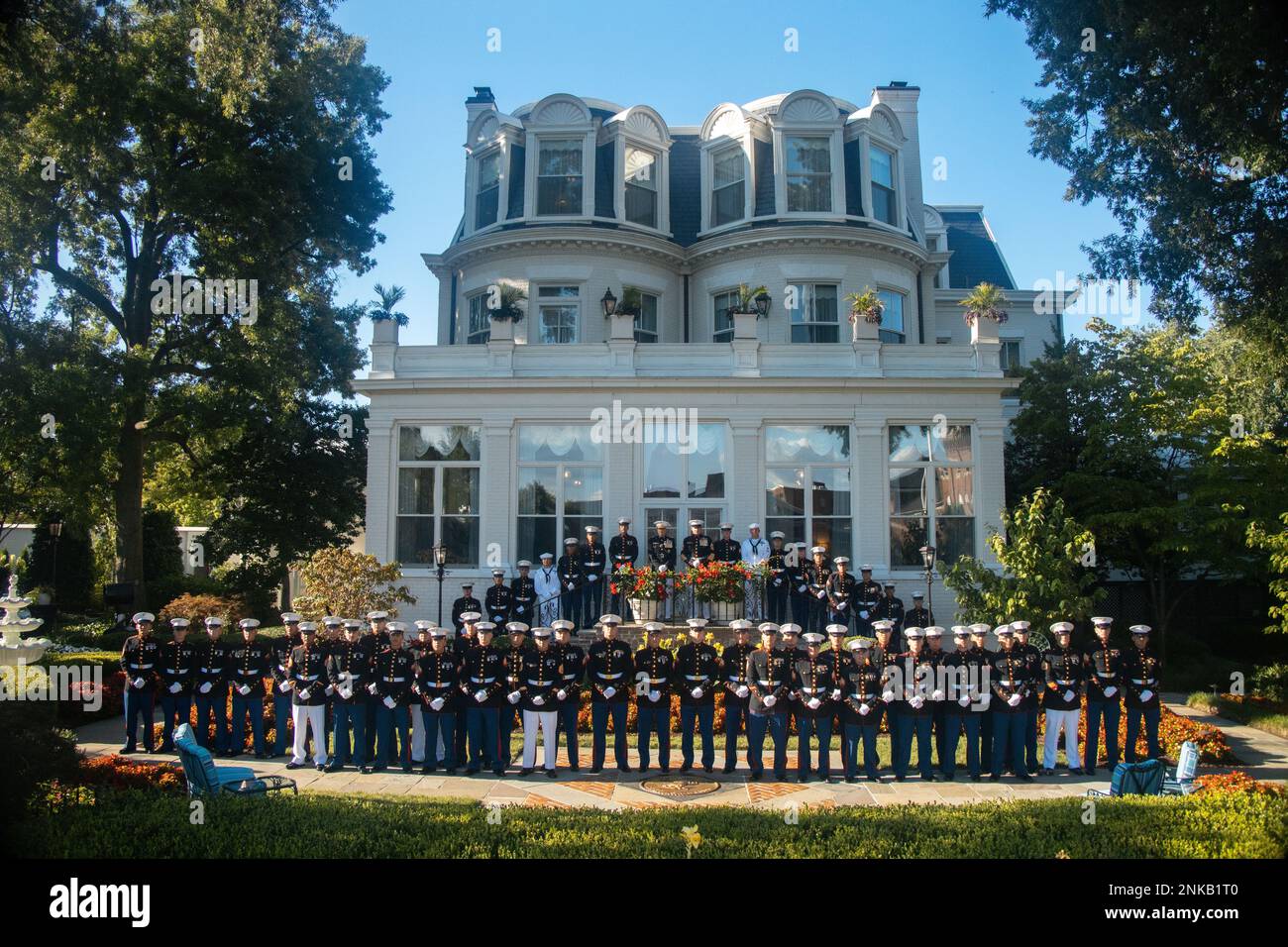 Die Gewinner der Marine Rifle Squad 2022 treffen sich mit General David ...