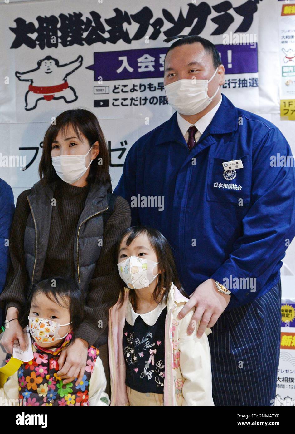Stable master Magaki, retired Mongolian Yokozuna Hakuhō Shō, appears ...