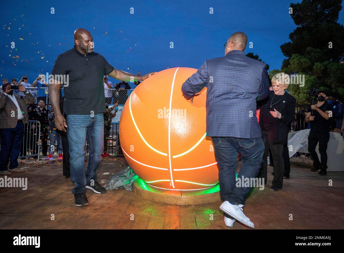 Shaquille O'Neal, left, Las Vegas City Councilman Cedric Crear, center ...