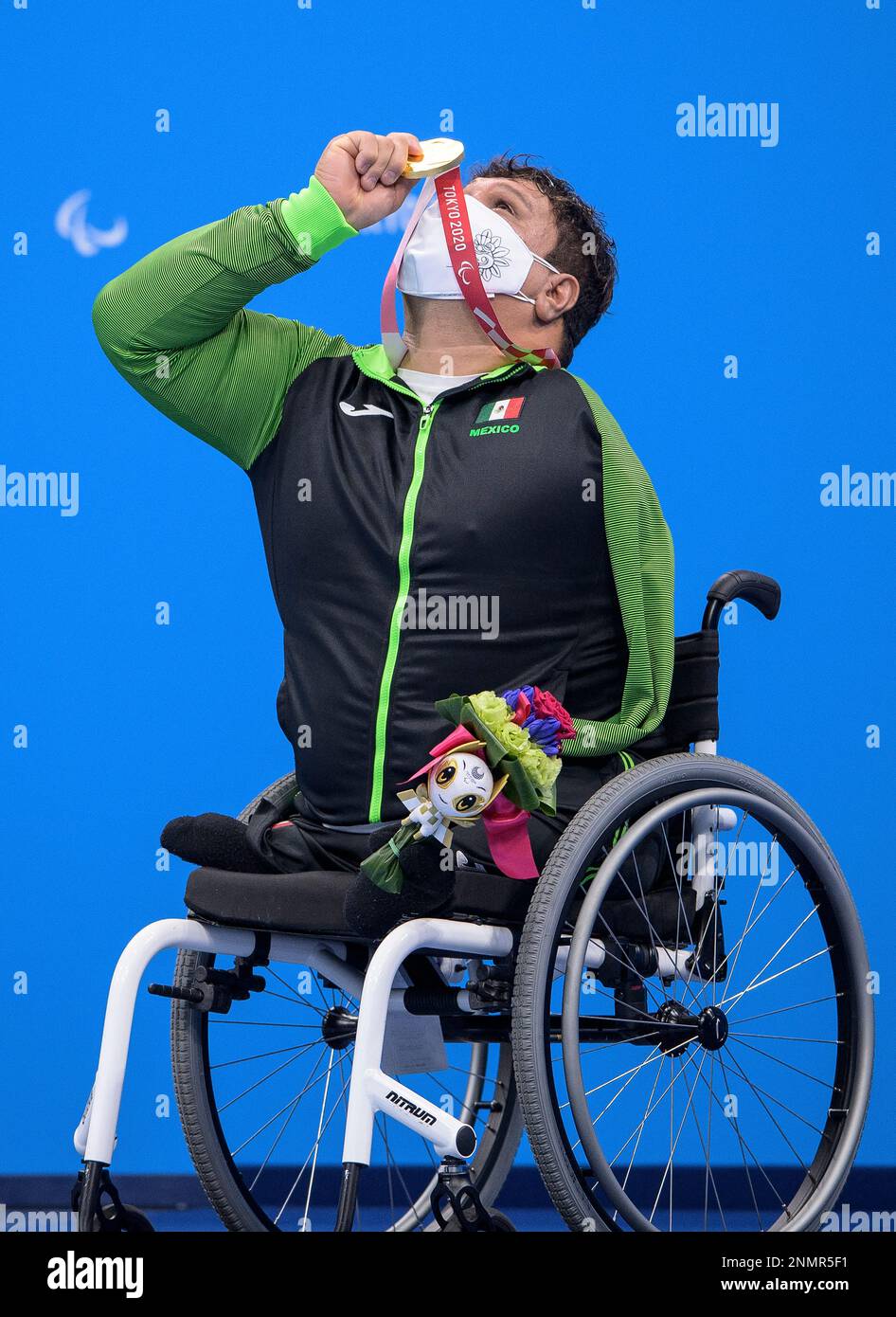 Mexico's gold medalist Arnulfo Castorena displays his medal at the ...
