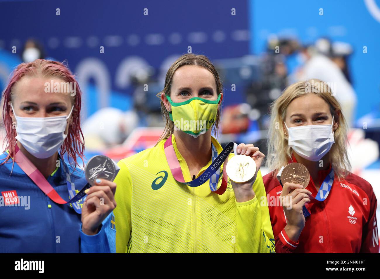 (L-R) Swedish SJOESTROEM Sarah, silver, Australian McKEON Emma, gold ...