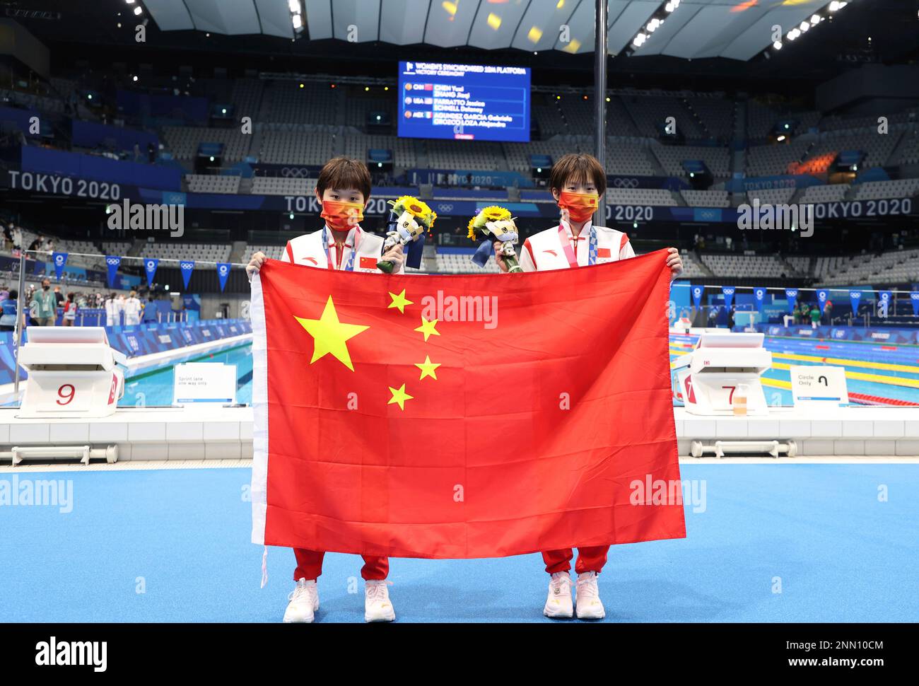 China's CHEN Yuxi and ZHANG Jiaqi pose for photo after winning Diving ...