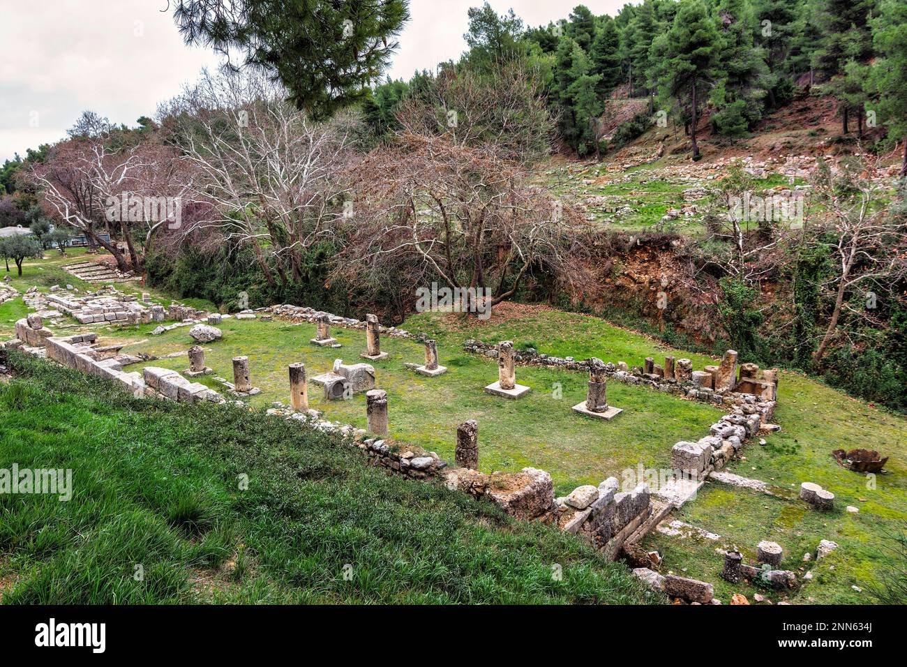 Das Amphiareion von Oropos liegt in den Hügeln 6 km südöstlich des ...