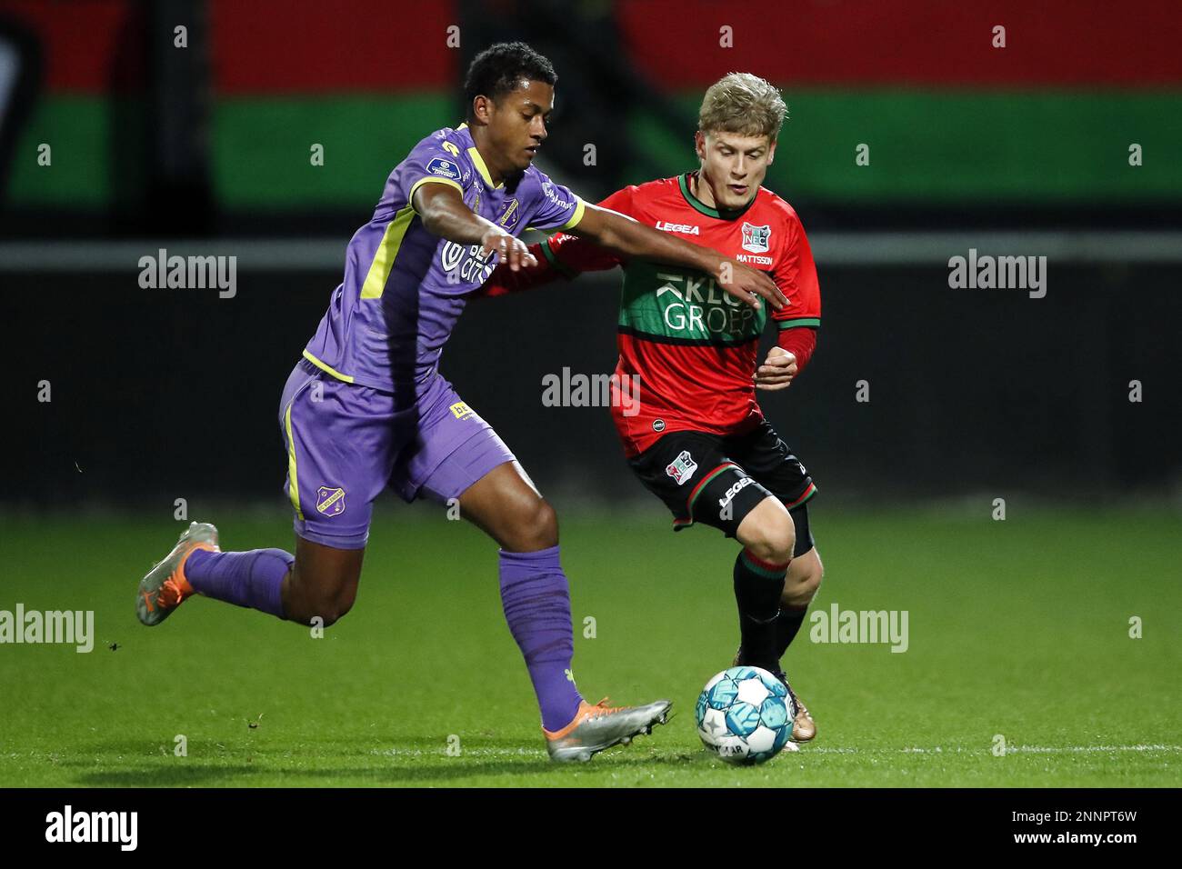NIJMEGEN - (lr) Brian Plat vom FC Volendam, Magnus Mattsson von NEC ...