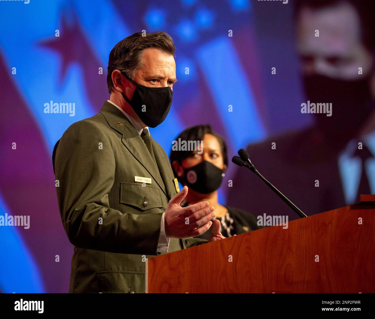 Reinbold, Superintendent of National Mall and Memorial Parks, left ...