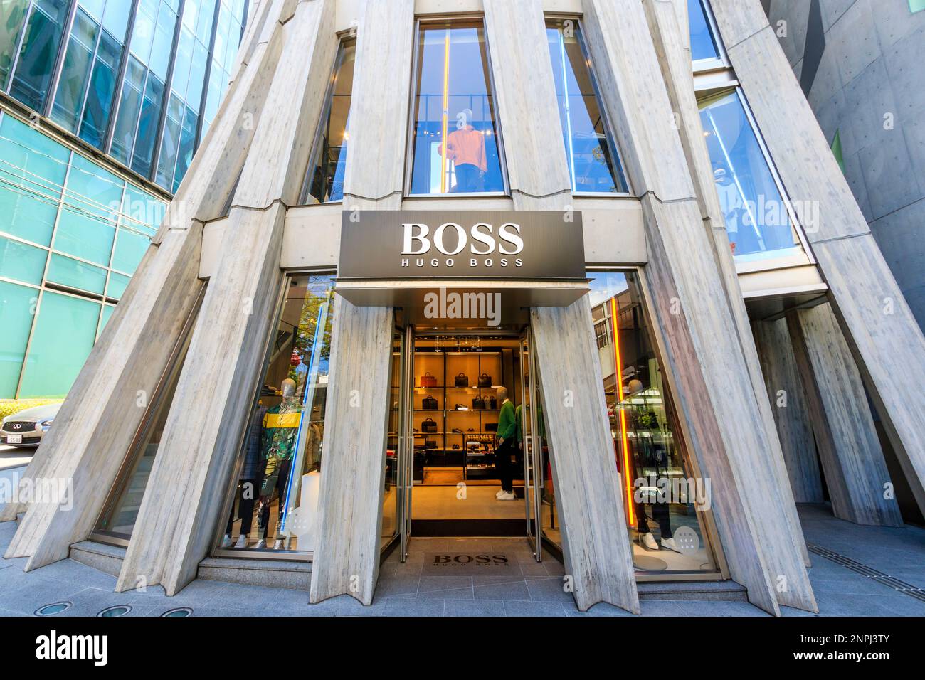 Hugo Boss Flagship Store in Omotesando, Tokio. Designer Norihiko Dan ...