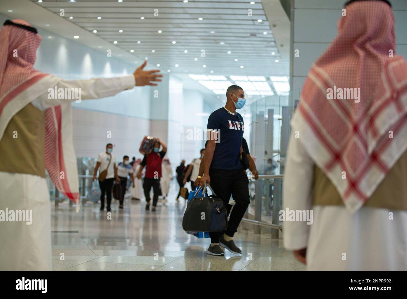 Pilgrims arrive to King Abdulaziz Airport for the annual Hajj ...