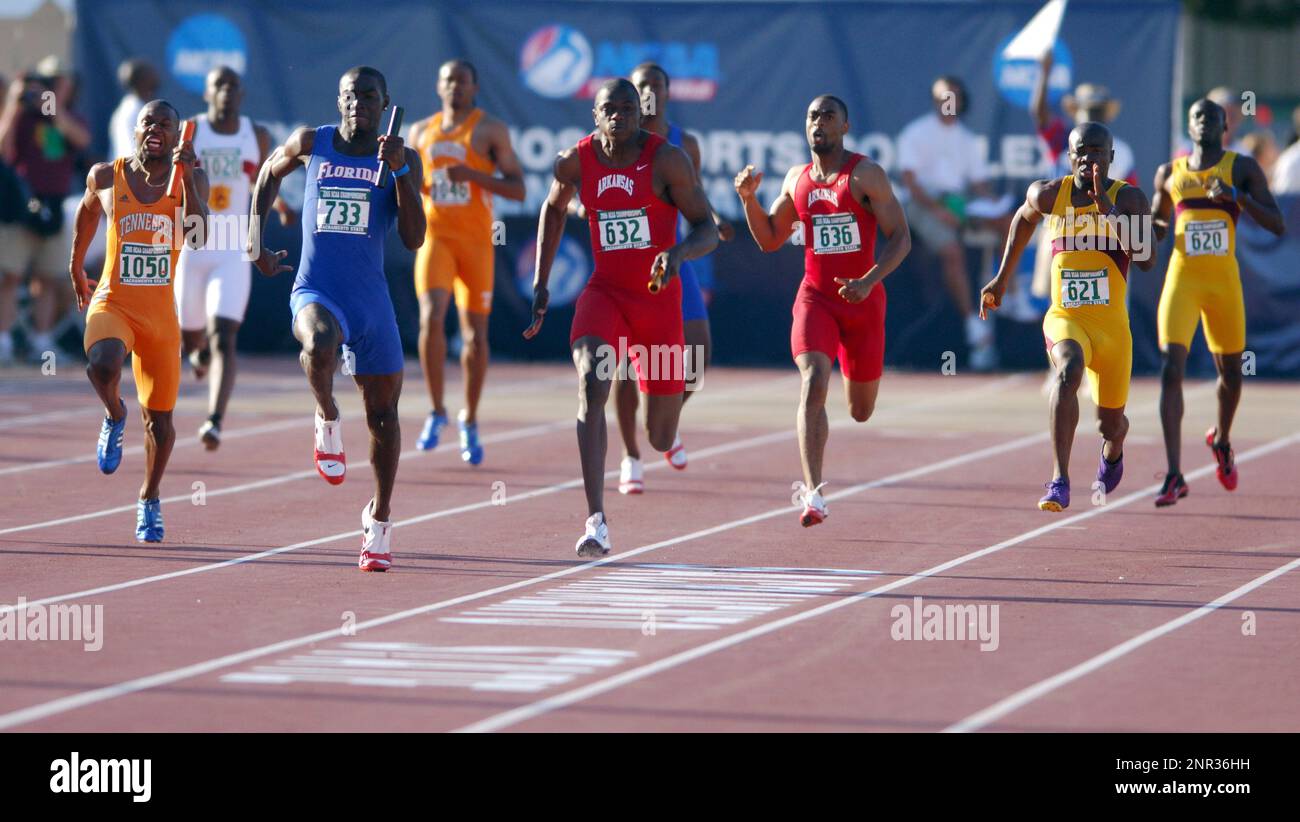 Omar Brown of Arkansas (632) holds off Kerron Clement of Florida(733 ...