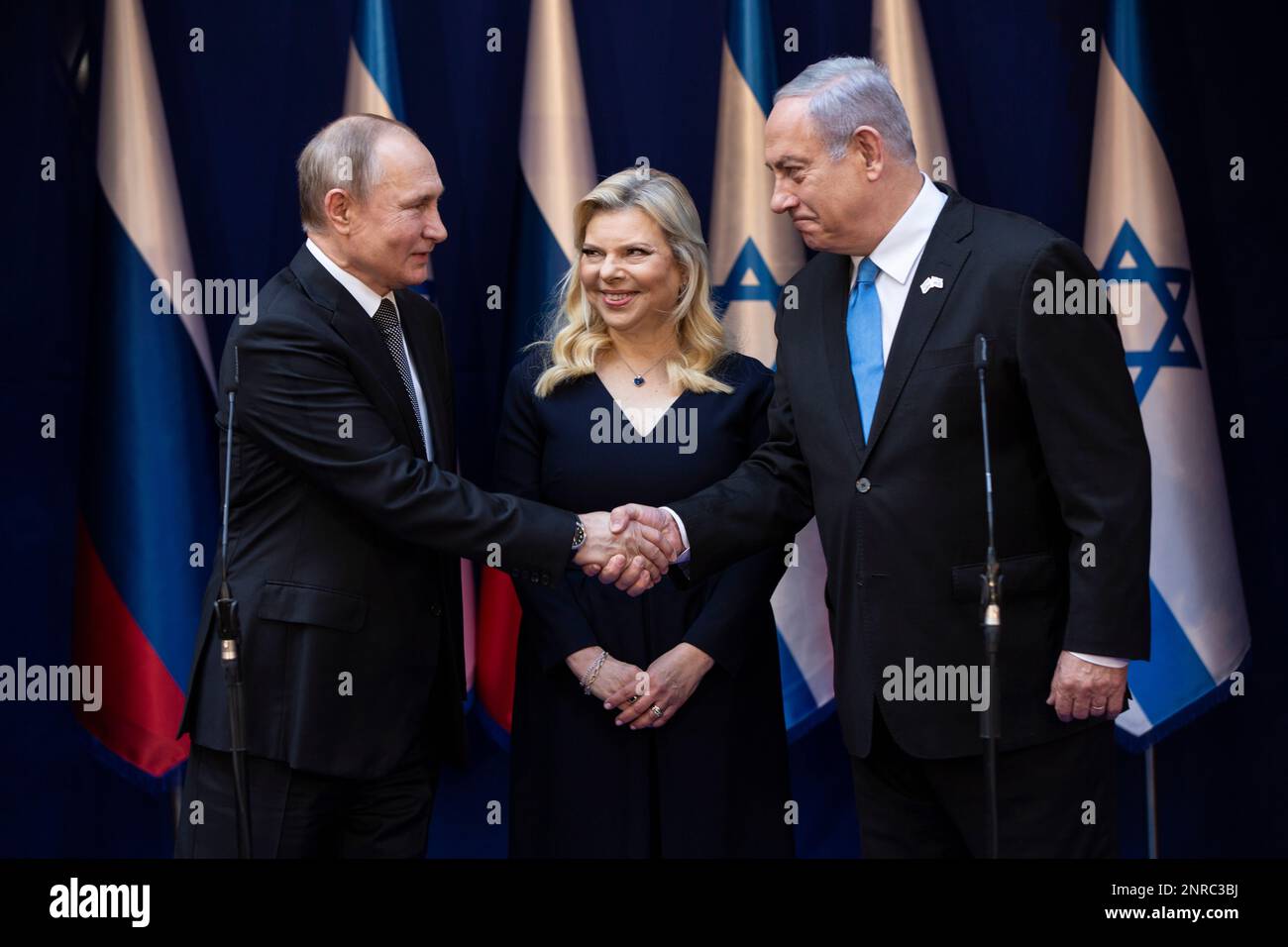 Israeli Prime Minister Benjamin Netanyahu and his wife Sarah meet with ...