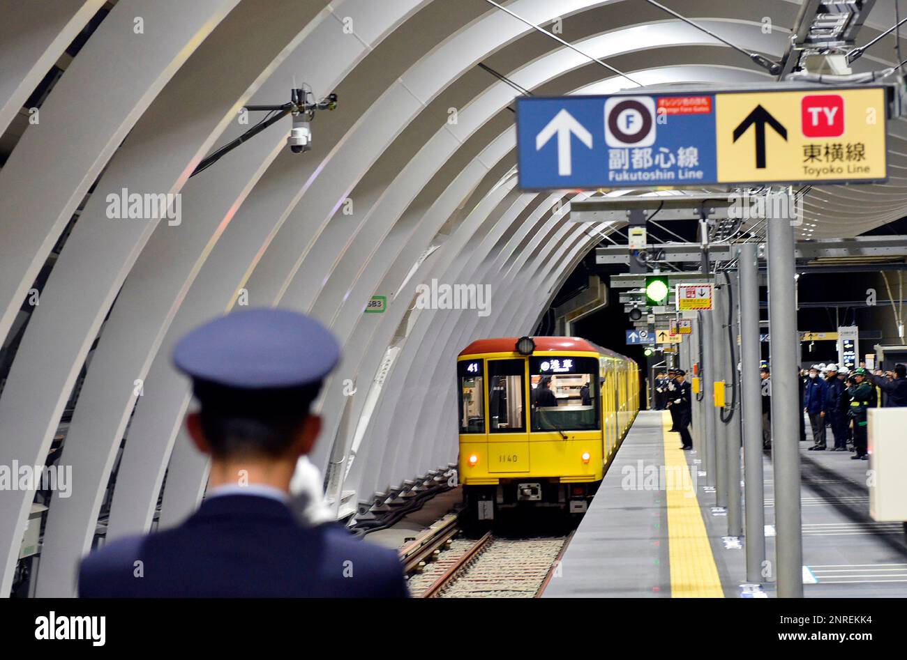 The operation of the new Shibuya Station on the Tokyo Metro Ginza Line ...