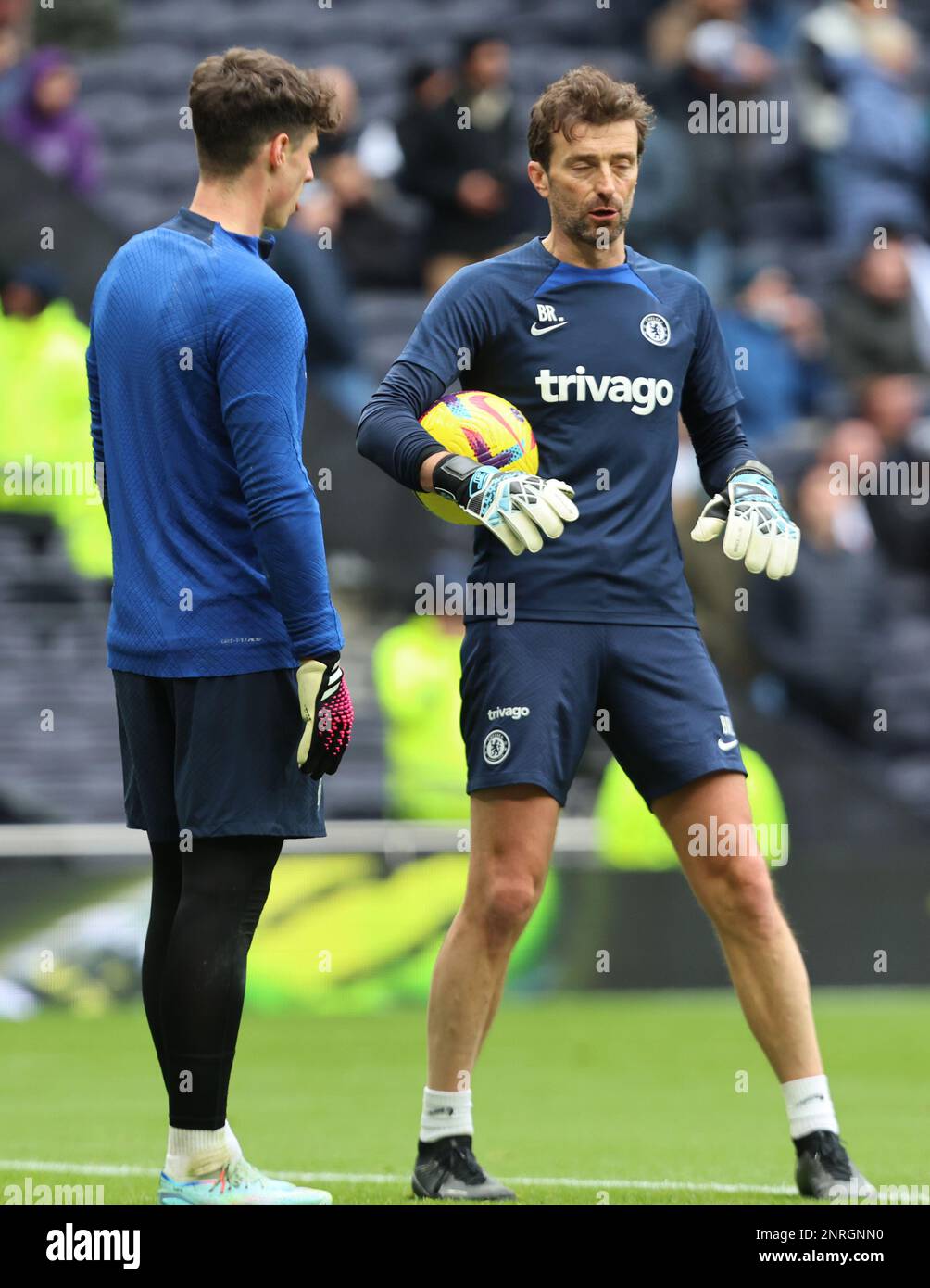 Torwarttrainer ben roberts -Fotos und -Bildmaterial in hoher Auflösung ...