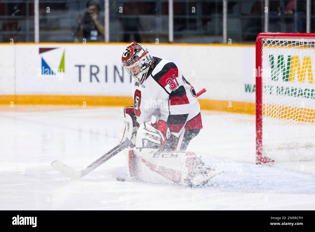 OTTAWA, ON - OCTOBER 20: Ottawa 67's Goalie Will Cranley (31) makes a ...