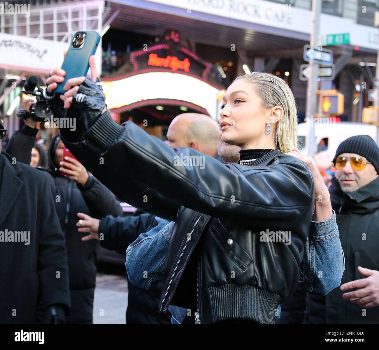 Top-Model Gigi Hadid und Tam France werben für ihre neue Show „Next in ...