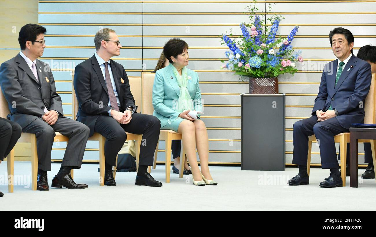 (L to R) Ichiro Matsui, Osaka Mayor, Michael Müller, Mayor of Berlin ...