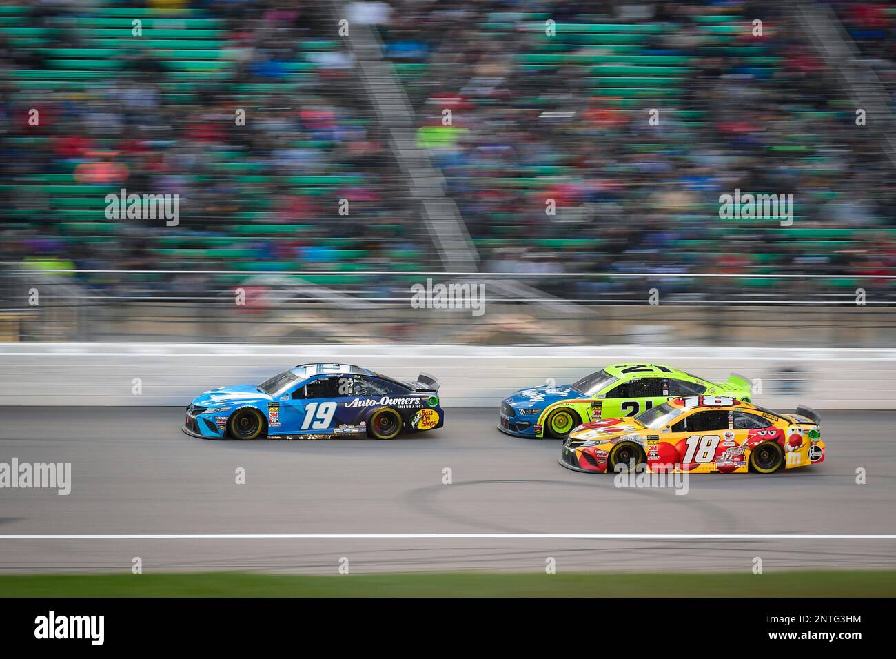 #19: Martin Truex Jr., Joe Gibbs Racing, Toyota Camry Auto Owners ...