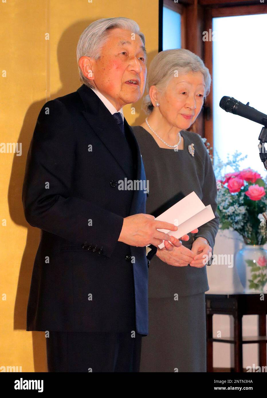 Japan's Emperor Akihito and Empress Michiko attend a tea party to ...