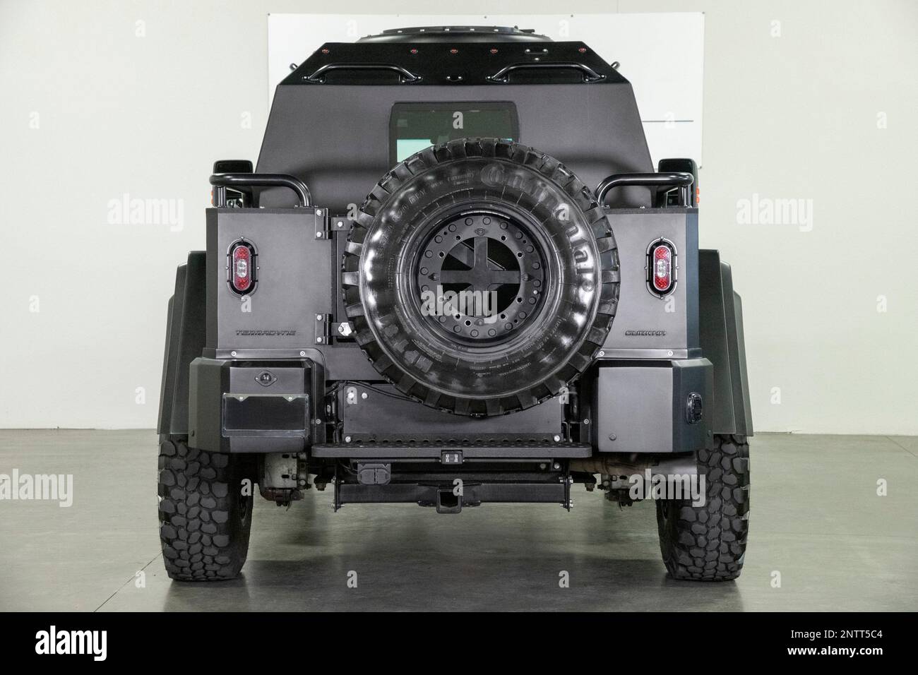 March 09, 2019: 2015 Ford Gurkha F-450SD Terradyne 4WD 2015 Terradyne ...