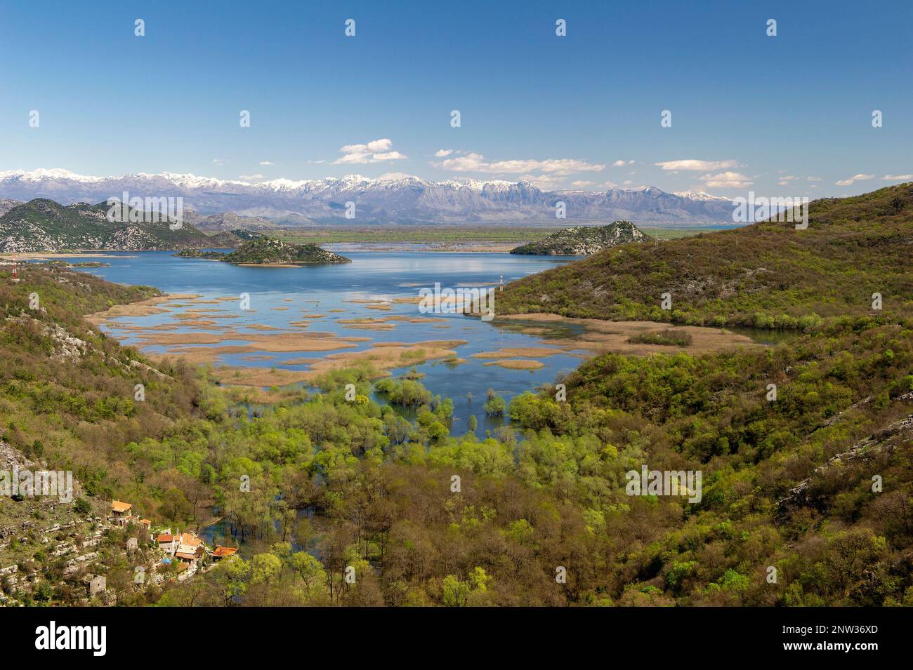 Border with albania -Fotos und -Bildmaterial in hoher Auflösung – Alamy