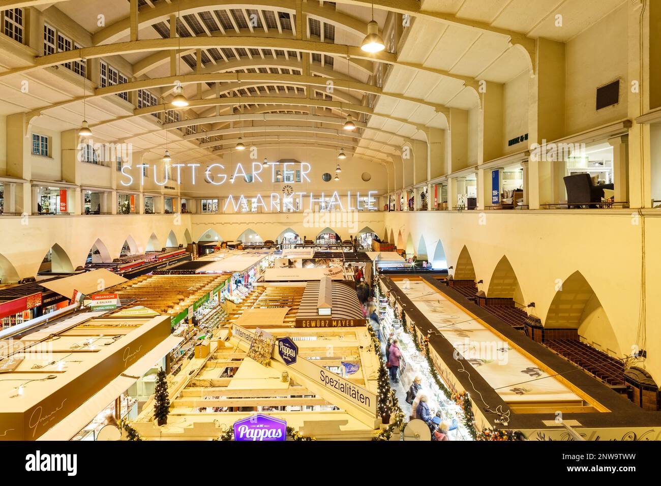 01/03/2020 Stuttgart, Deutschland. Innenansicht der Markthalle ...