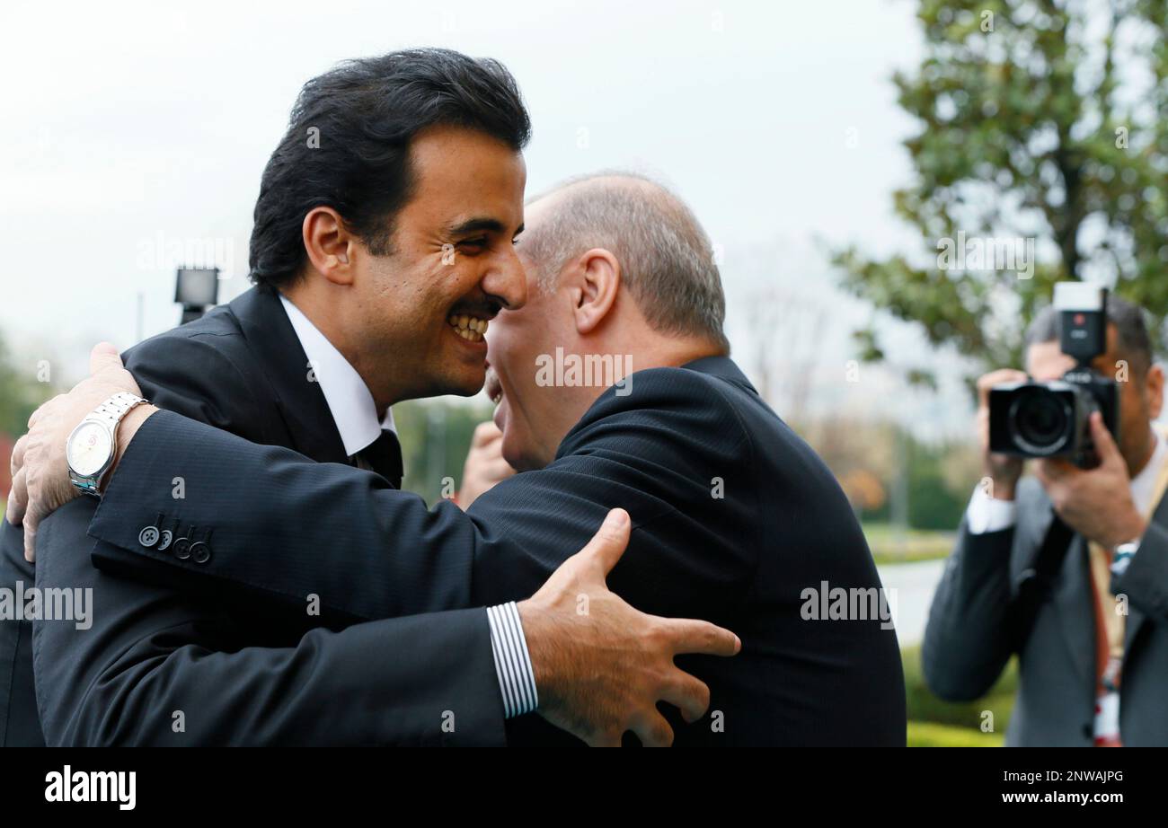 Turkey's President Recep Tayyip Erdogan, right, welcomes Qatar's Emir ...
