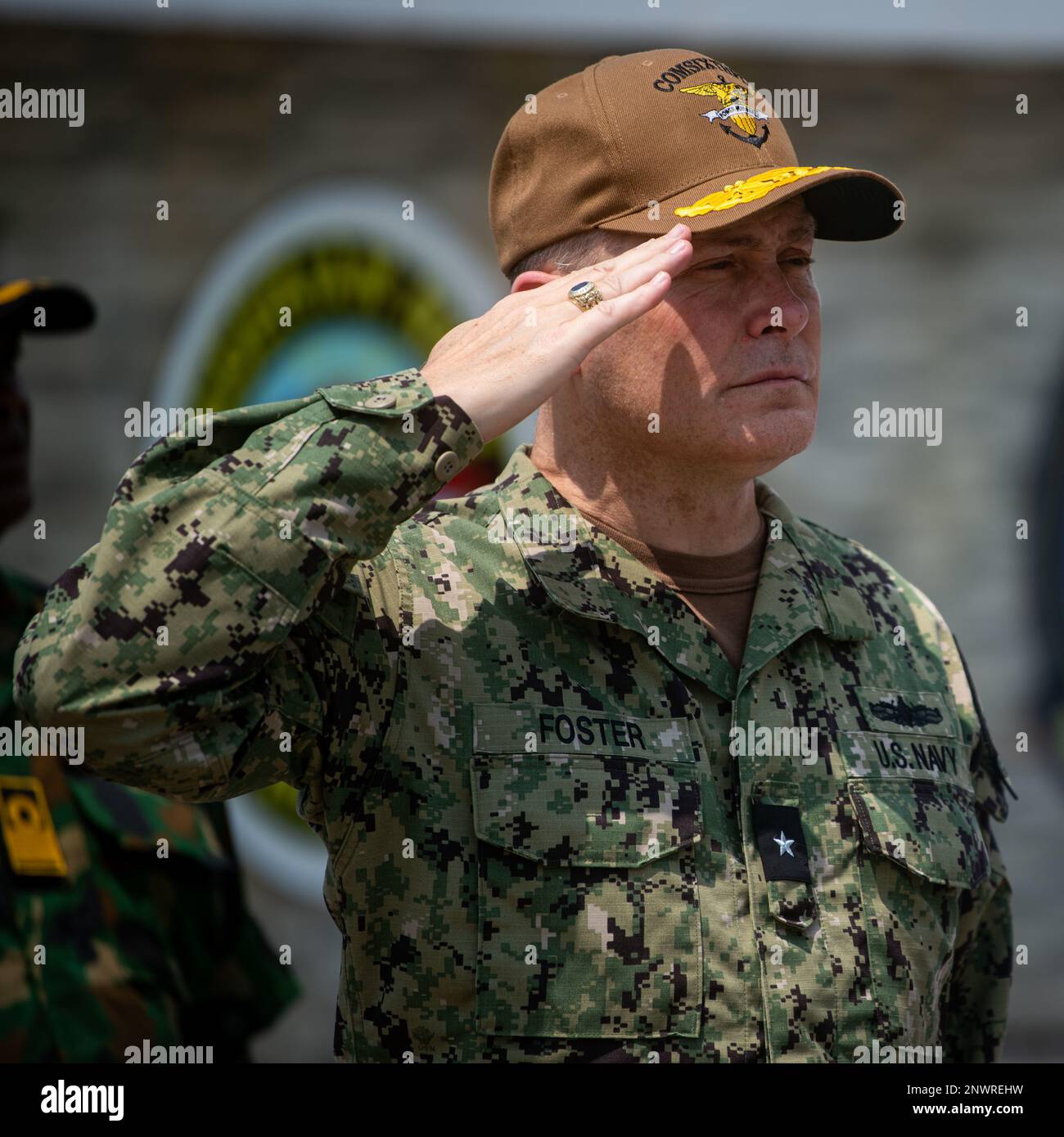 230202-N-DK722-1015 (2. Februar 2023) LAGOS, Nigeria – USA Calvin ...