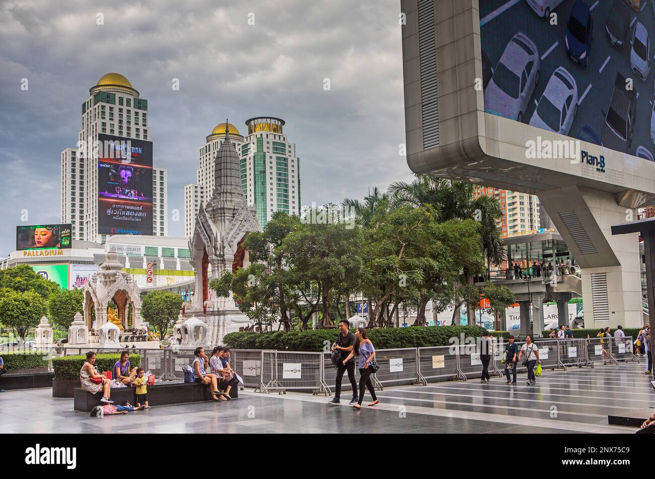 World trade center bangkok -Fotos und -Bildmaterial in hoher Auflösung ...