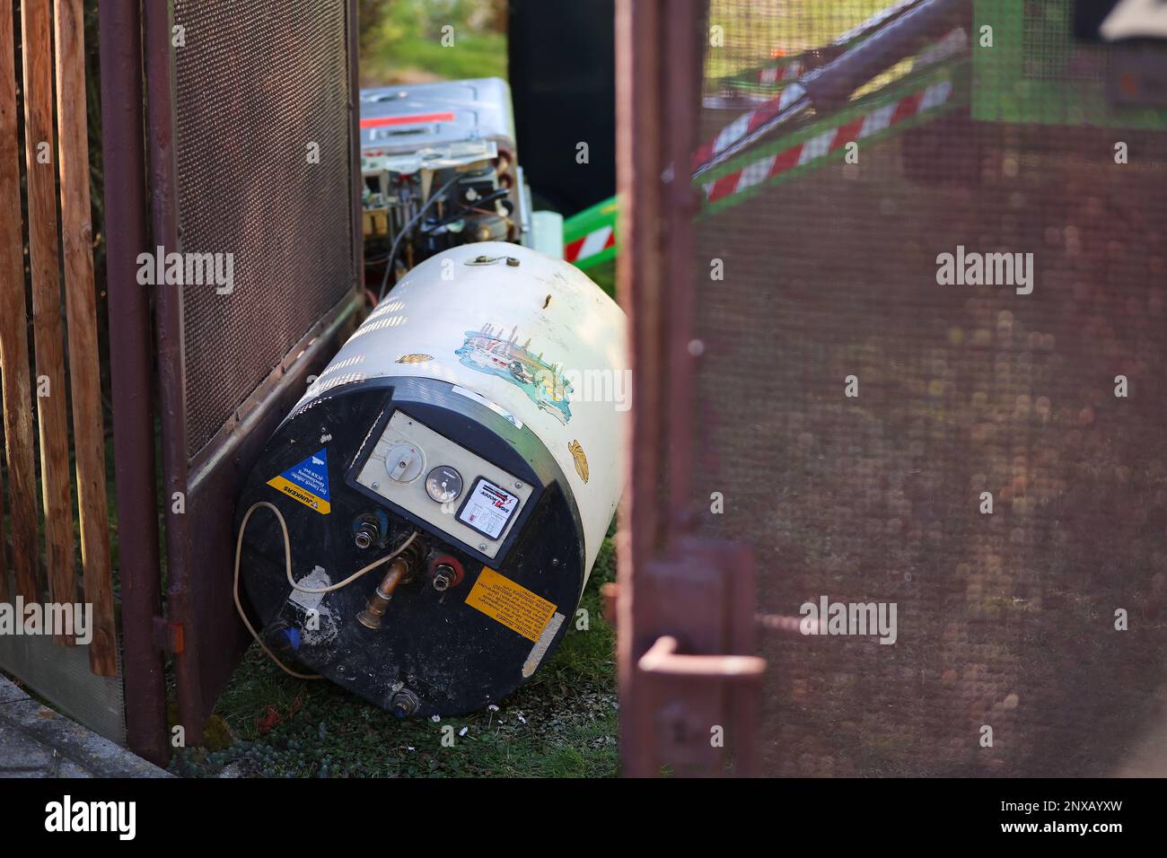 01. März 2023, Sachsen, Markranstädt: Ein alter Gaskessel mit ...